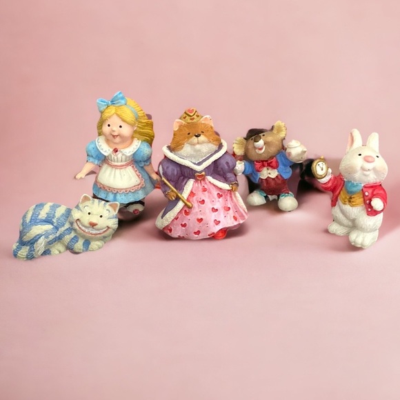 Hallmark | Art | Hallmark Vintage Alice In Wonderland Small Resin ...